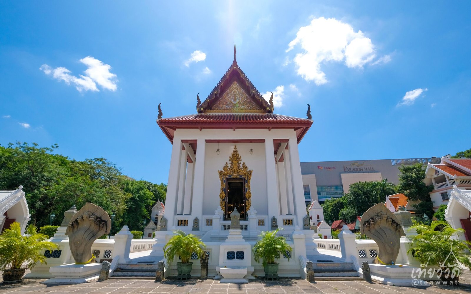 Wat Pathum Wanaram – Serene Royal Temple in Central Bangkok